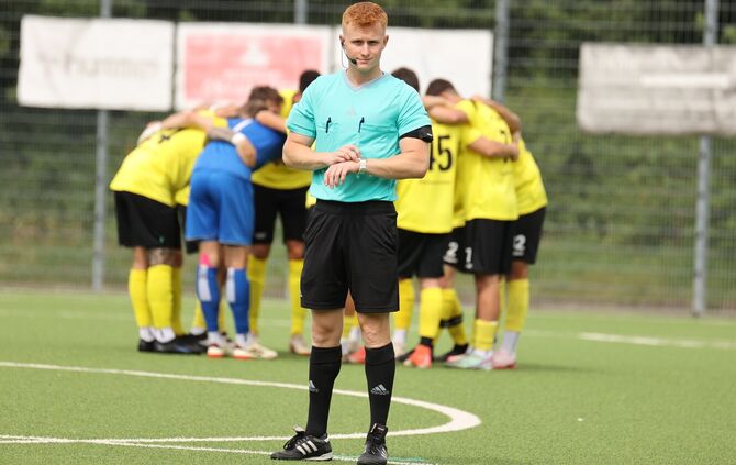 Neu in der Landesliga: Schiedsrichter Marc Seidl (21) geht als Vorbild ...