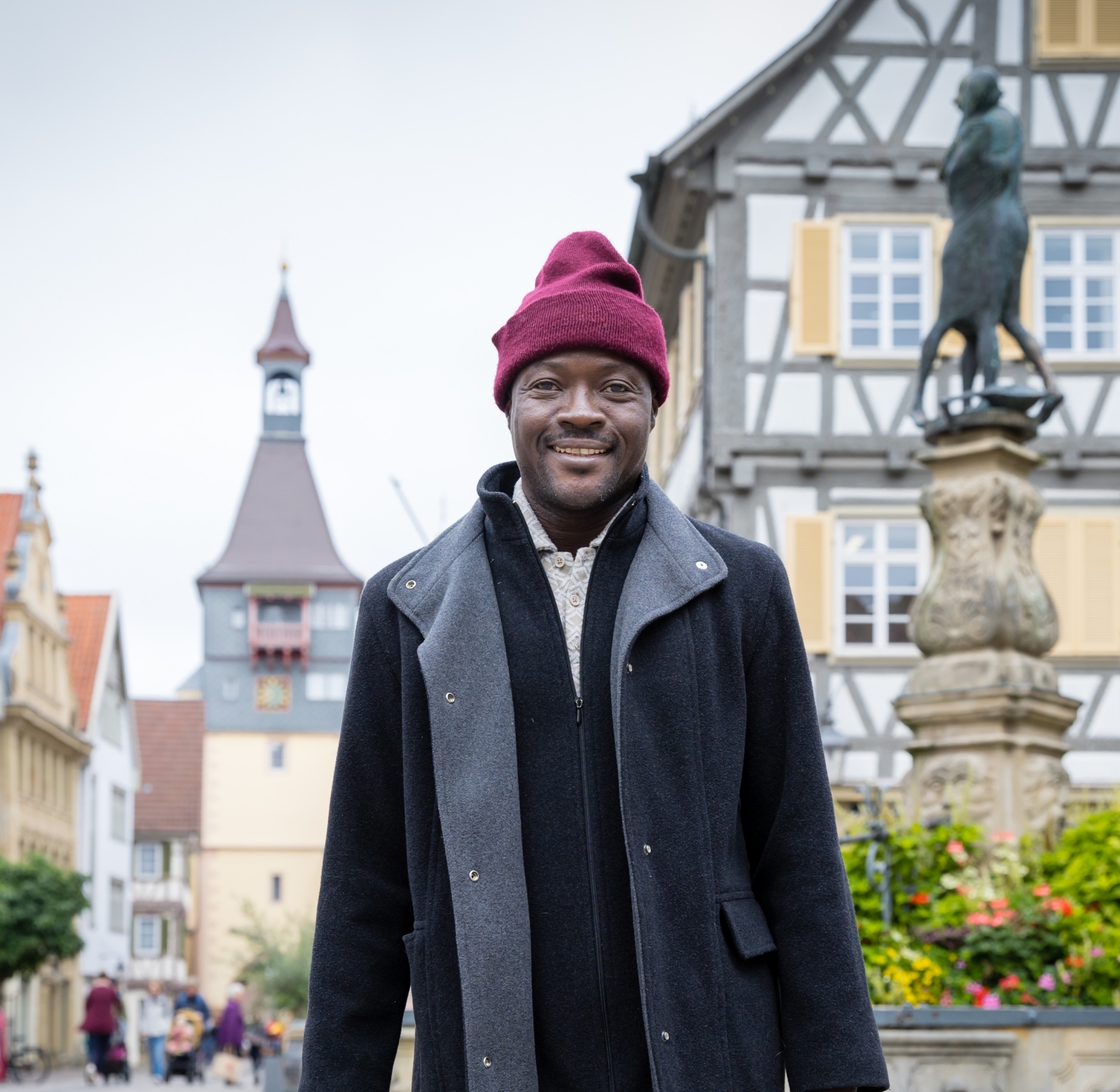 Lehrer aus Benin sucht für seine Deutsch-Schüler Azubi-Stellen in ...