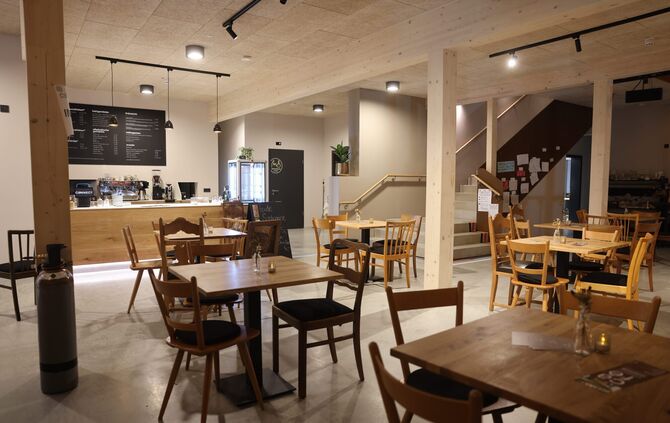 Begegnungszentrum Connect der SV-Schorndorf eingeweiht: Mehr als guter Espresso - Nachrichten ...