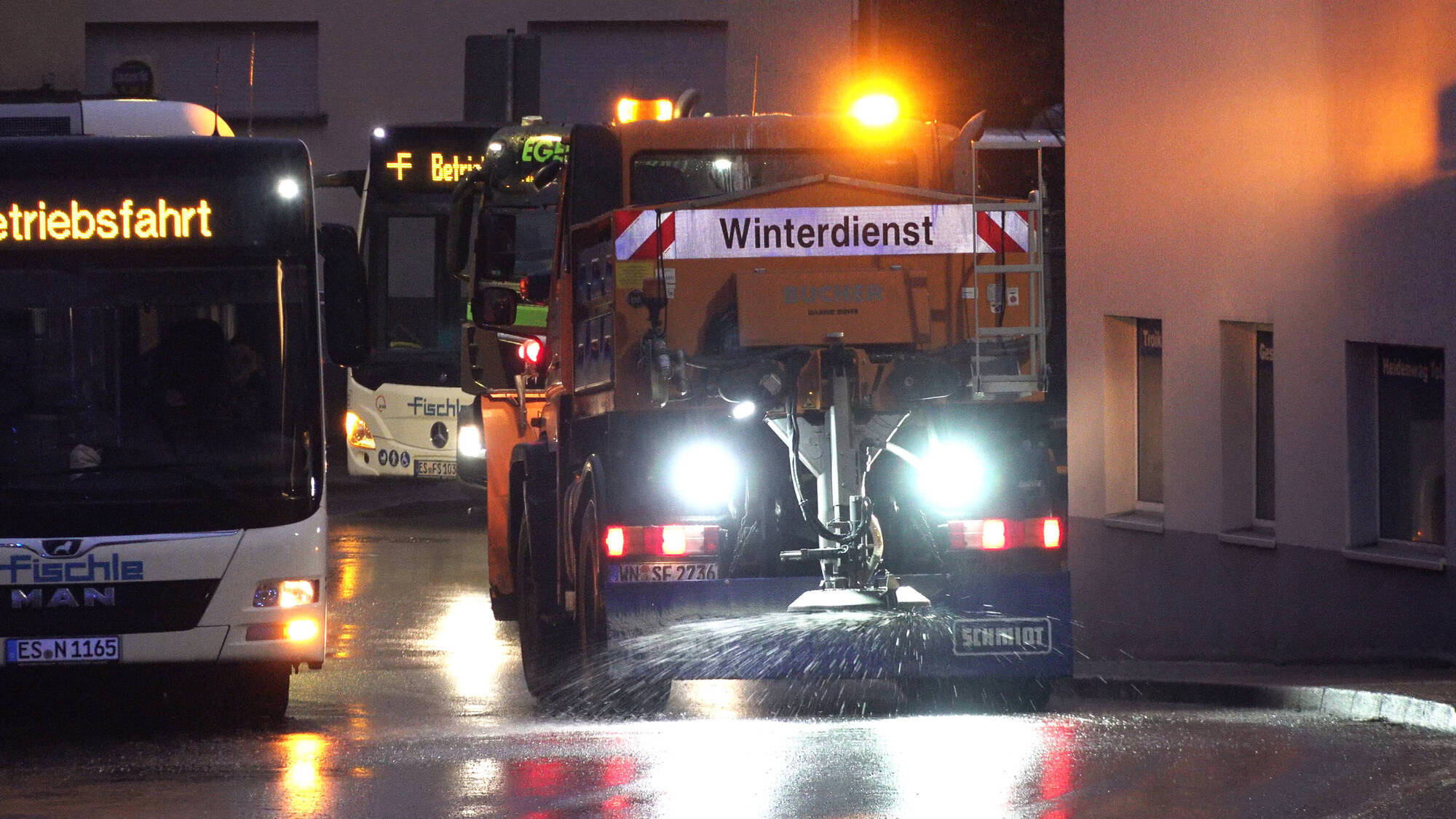 Busverkehr im Rems-Murr-Kreis: Ausfälle und Störungen wegen Eisglätte - Nachrichten aus dem Rems ...