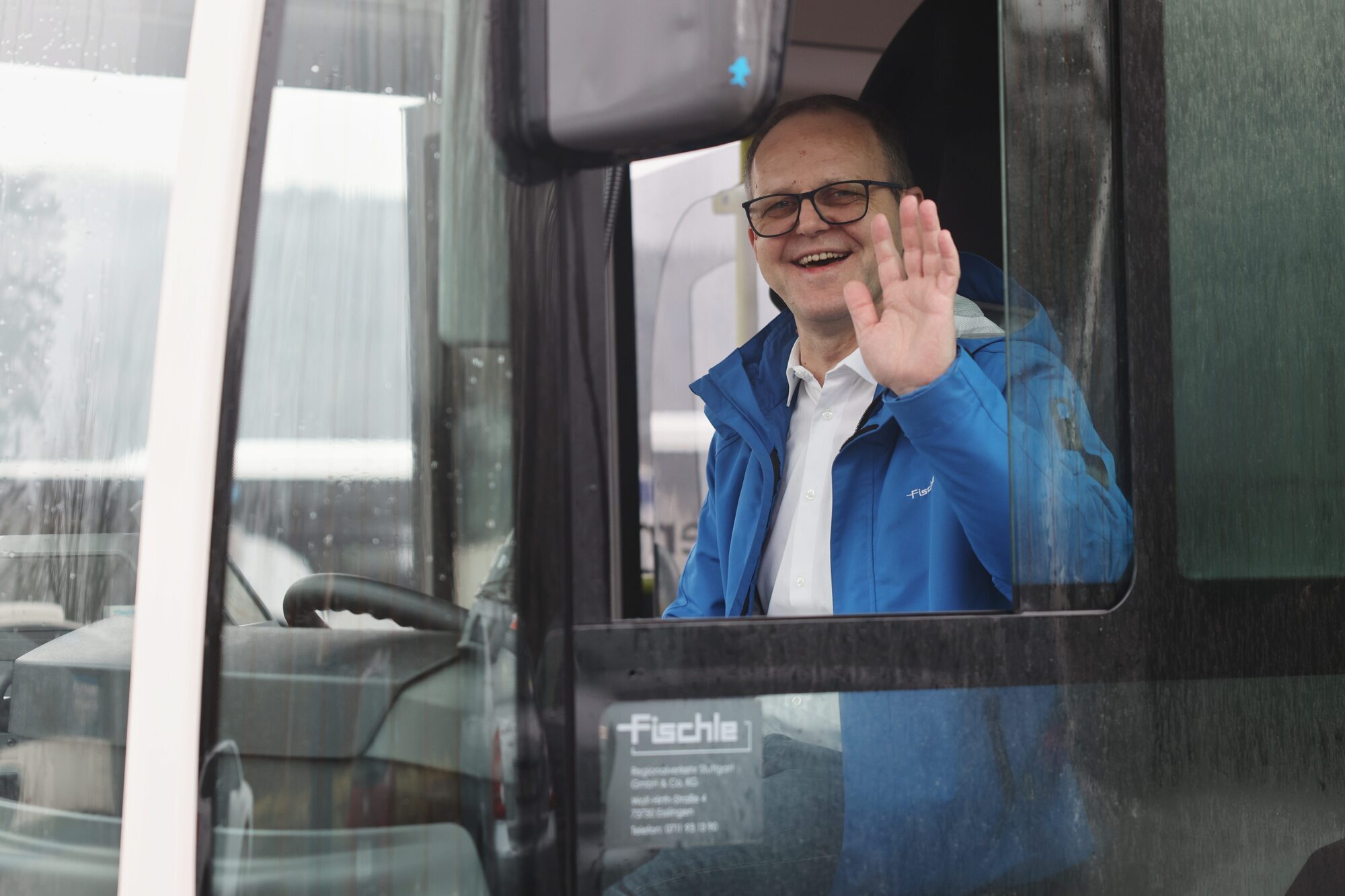 Busfahrer-Gruß-Trend in Schorndorf: Das ist der Arbeitsalltag von Senad Hörmann - Nachrichten ...
