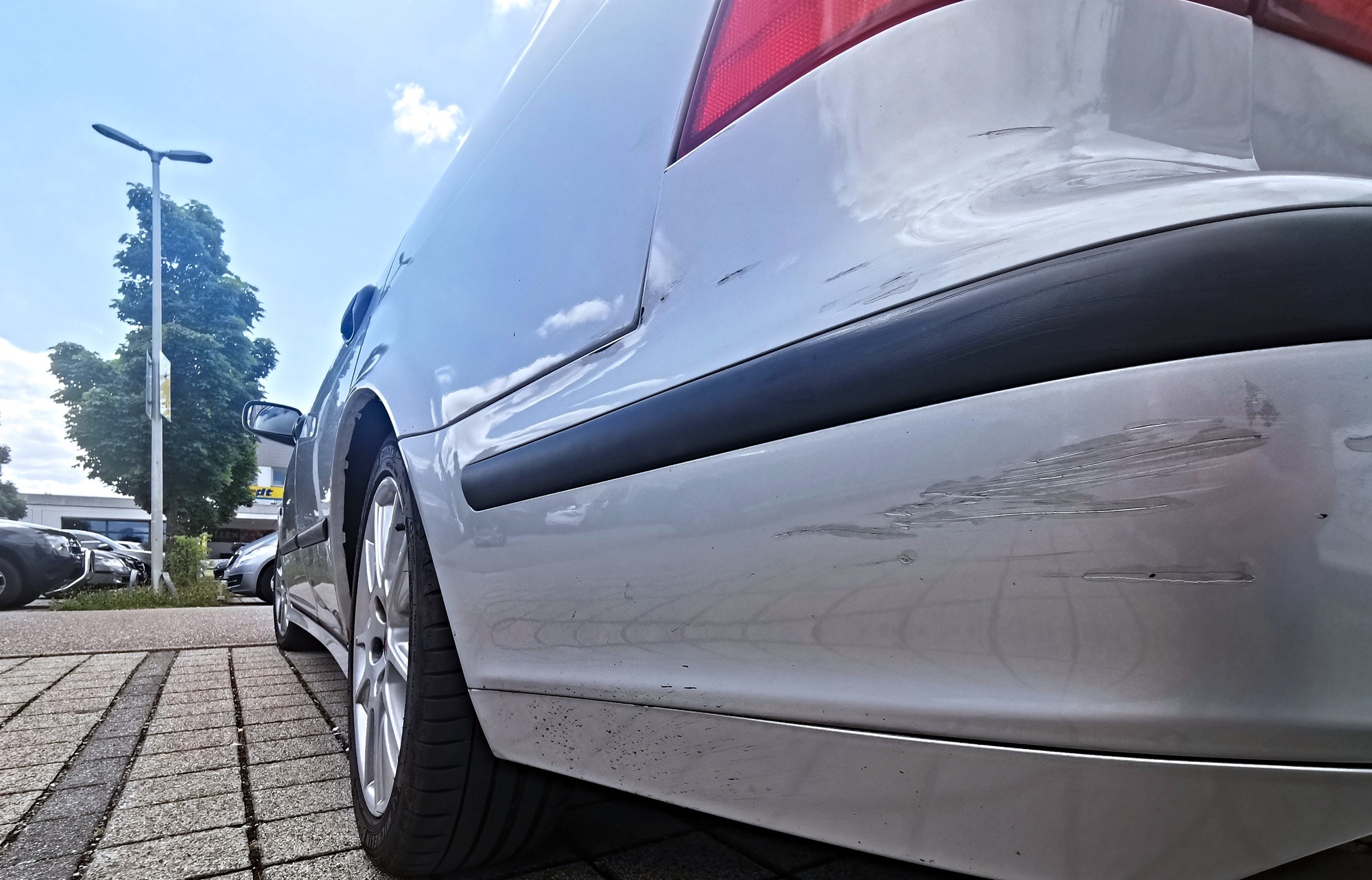 Nach Unfall beim Ausparken in Winnenden abgehauen: 20-Jähriger vor Gericht - Nachrichten aus ...