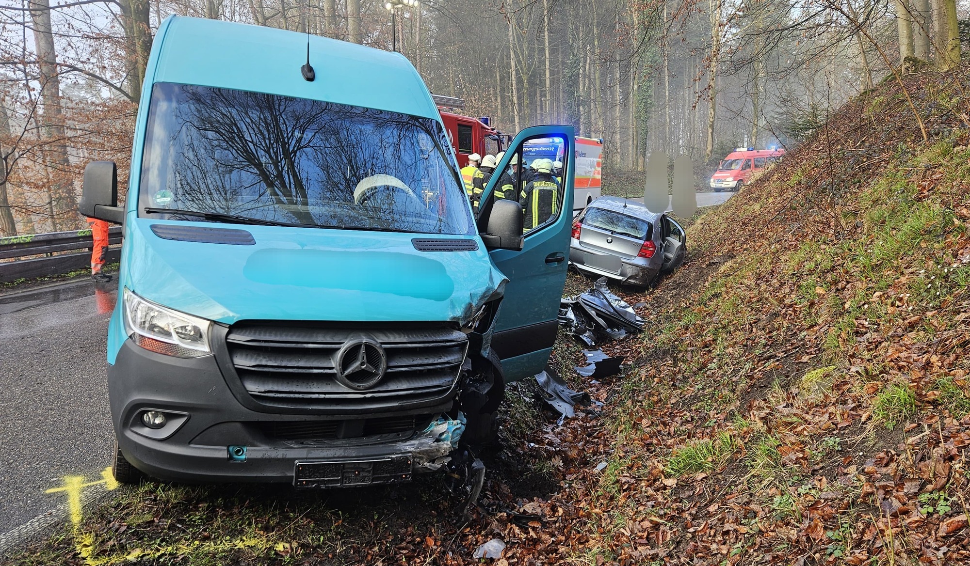 Unfall bei Rudersberg: Eine Person schwer verletzt in Auto eingeklemmt - Polizeibericht Rems ...
