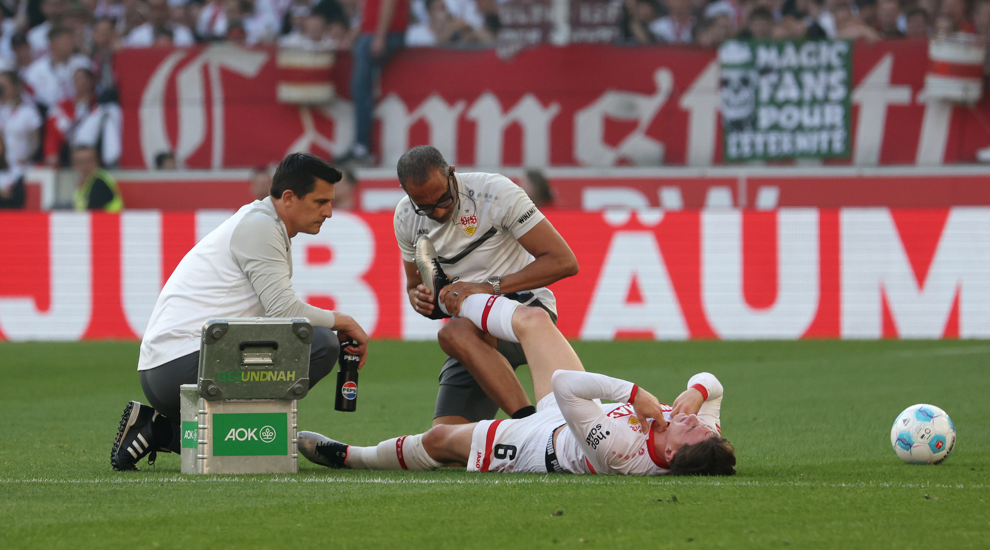 Schwere Verletzung bei Angelo Stiller? Das sagt VfB-Trainer Hoeneß - News über den VfB Stuttgart ...