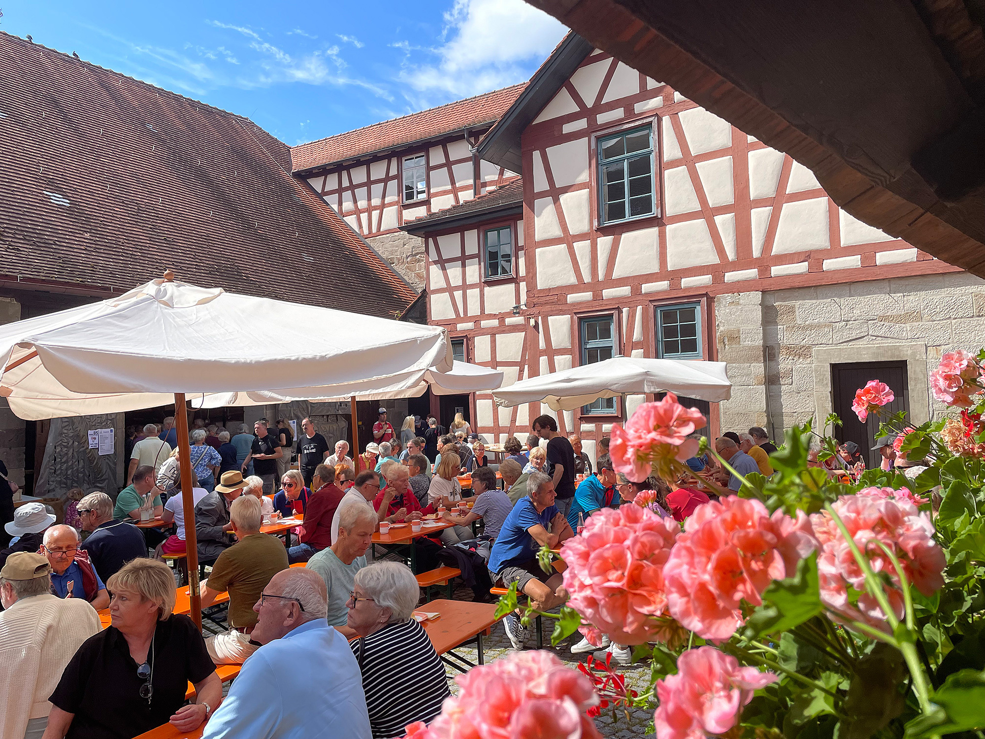 Burgführung, Kunsthandwerk, Café: Auf zur schönsten Burg im Rems-Murr-Kreis - Nachrichten aus ...