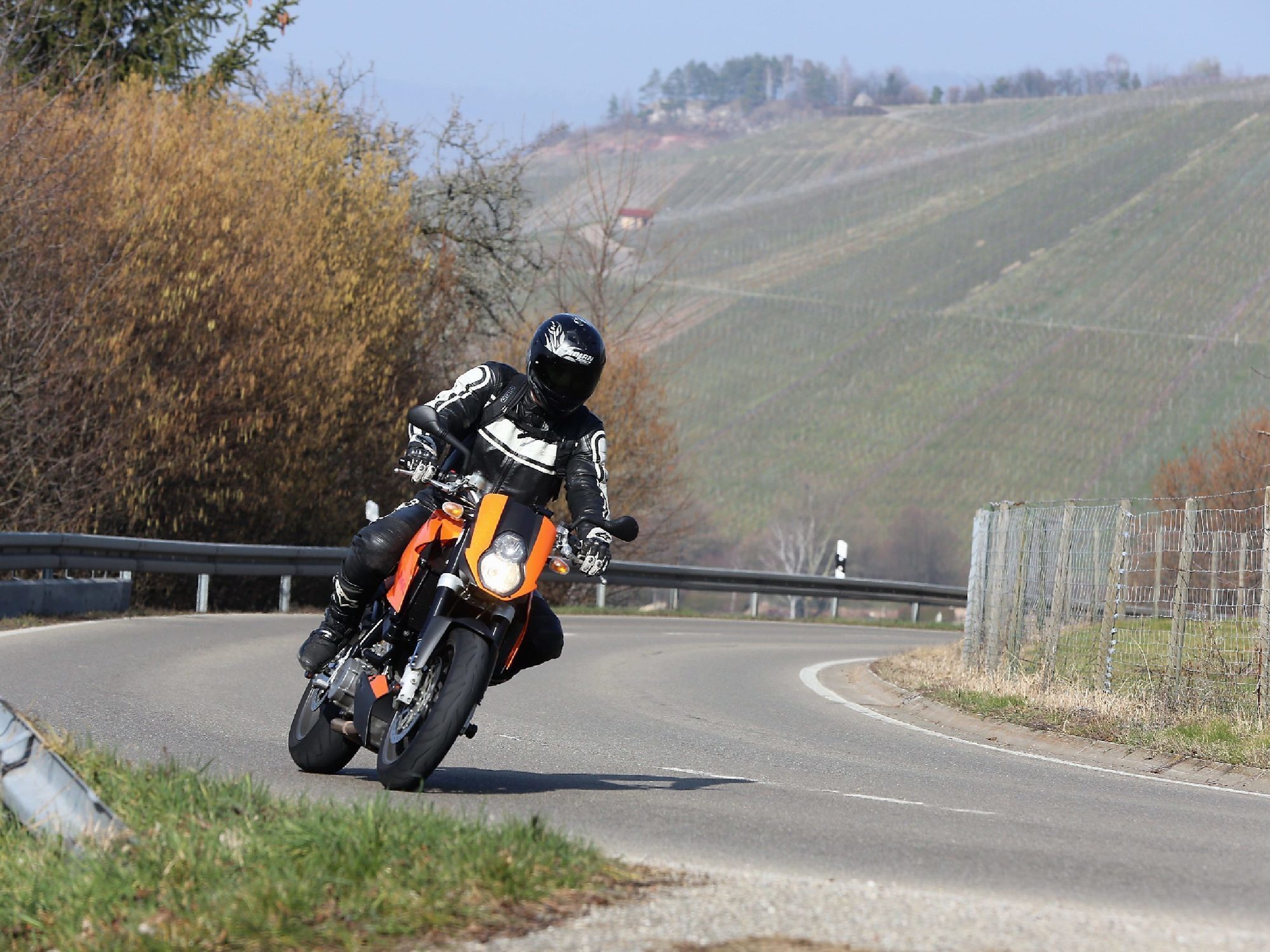 Schwerer Unfall in Oppenweiler: Motorradfahrer kracht frontal in Auto - Polizeibericht Rems-Murr ...