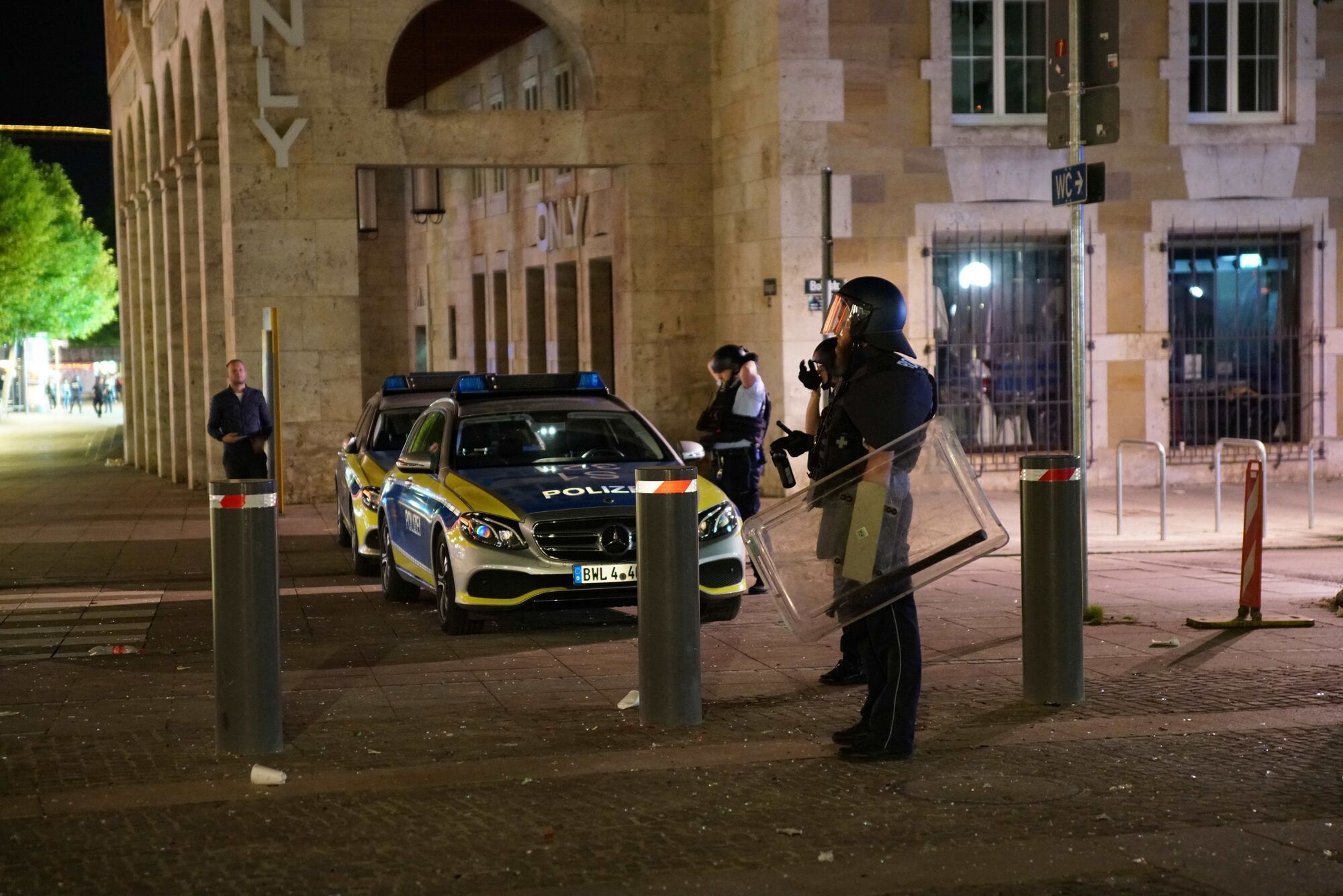 Nach Ausschreitungen in Stuttgart: Polizei bedankt sich für viel ...