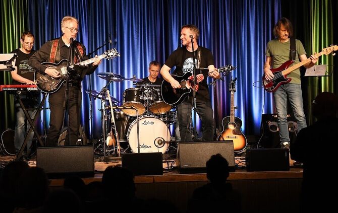 Britpop-Abend bei „Talaue Rockt“ - Mein Wochenblatt - Zeitungsverlag ...