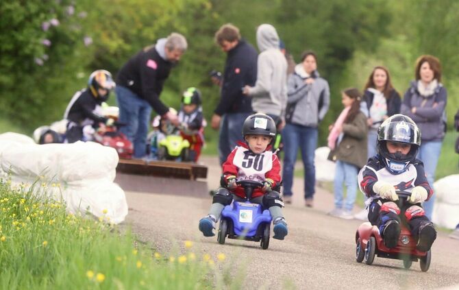 BCF Racing: Rennfahrer auf Bobby-Cars - Nachrichten aus Urbach ...